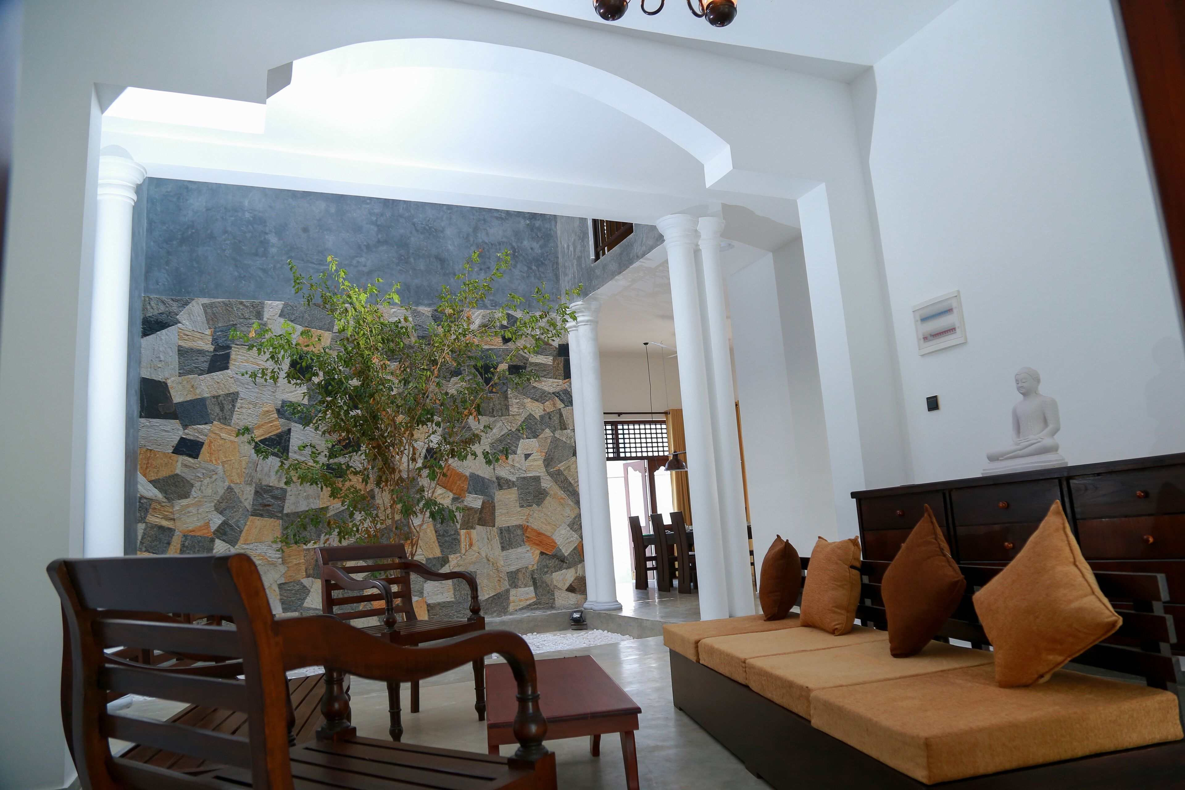 Amazing 6br Villa With Private Pool Only 700m To Beach - Hikkaduwa
