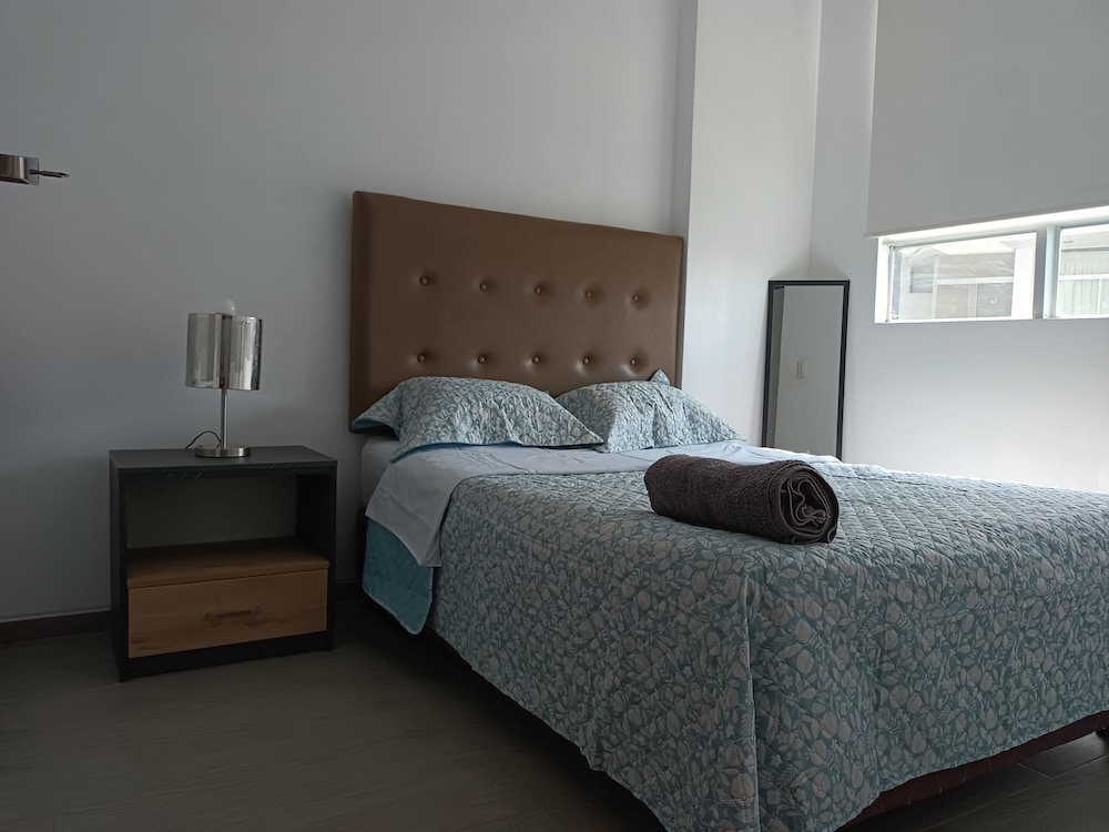 Estadia Palmira, Moderno Y Amplio Department De 120m2, Seguridad Y Tranquilidad - Chiclayo