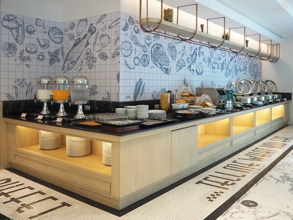 Pequeno-almoço inglês diário (500 THB por pessoa)