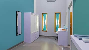 Quarto Duplo Standard | Secretária adequada para computadores portáteis, Wi-fi grátis