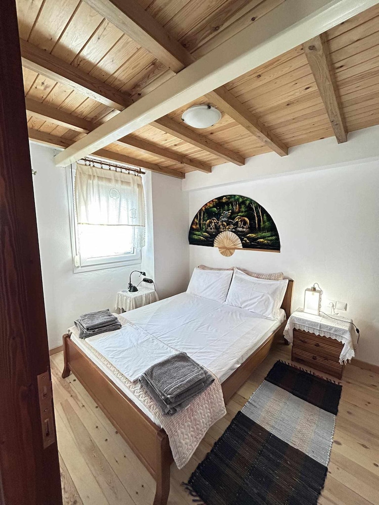 Avgoustina's Home A breathtaking view house ! ! ! - Glossa | Vrbo