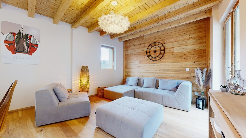 Authentic Chalet With Jacuzzi, 3 Min From Paradiski Slopes. - Montchavin