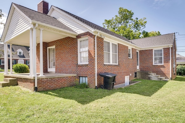 Charming Tullahoma Stay W/ Great Walkable Location - Estill Springs, TN