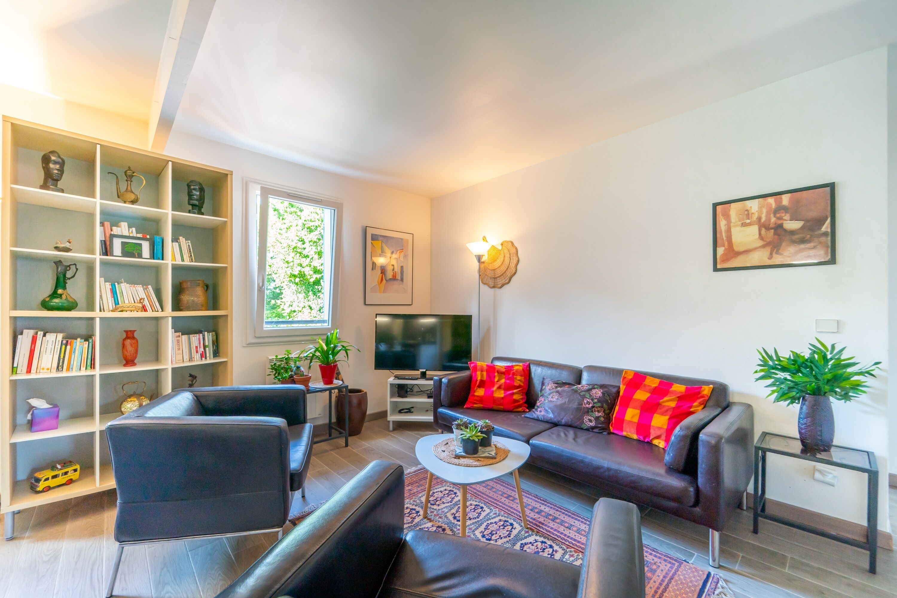 Les Volets Bleus - Trois Chambres Appartement, Couchages 6 - Ibis Orly Chevilly Tram 7