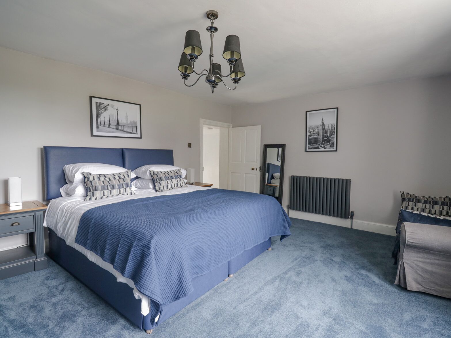 3 quartos, individualmente decorados, individualmente mobiliados