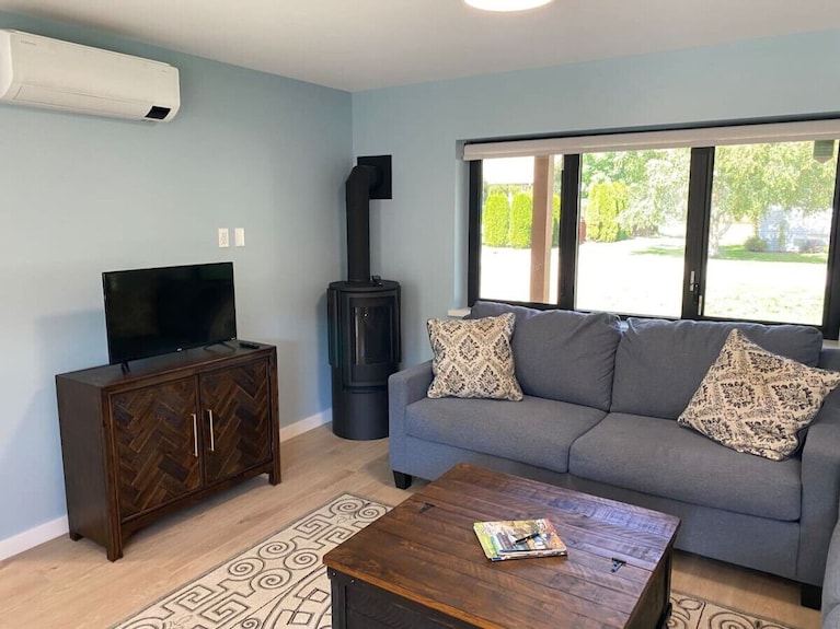 Erie Creek House - Sleeps 4 - Salmo