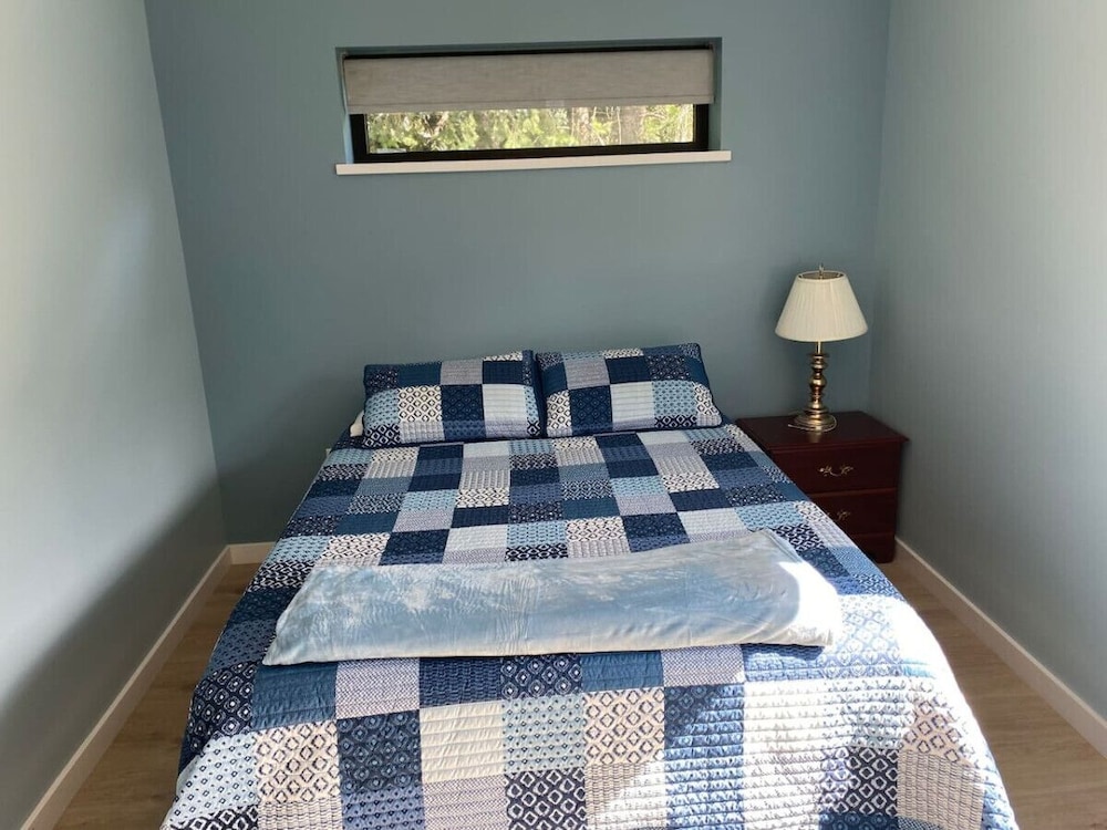 Erie Creek House - Sleeps 4 - Salmo