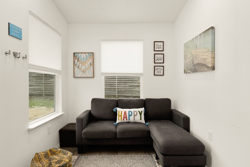 Hunka Hunka River Cabin Retreat - New Braunfels, TX