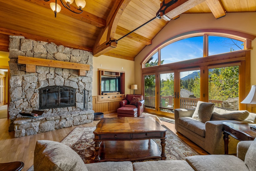 New! Steelhead Chalet 23 - Tamarack Resort - Deck - Garage - Wifi - Hot Tub - Idaho (State)