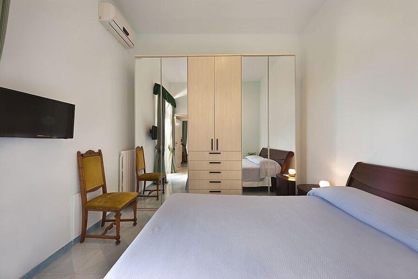 Casa Milli C: A Cozy Apartment Situated On A Promontory Facing The Sea. - Capri