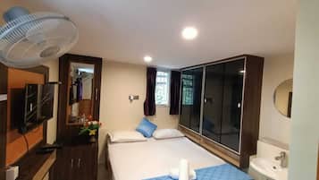 Quarto standard | 1 quarto, quartos à prova de som, Wi-Fi de cortesia, roupa de cama