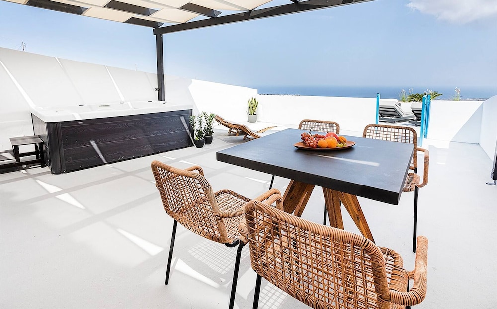 Suite Indoor Jacuzzi And Outdoor Jacuzzi - Santorini