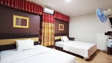 Quarto Twin Familiar | 1 quarto, roupa de alta qualidade, secretária, quartos insonorizados