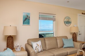 Casa de Férias, várias camas (Pelican Roost E) | Sala de estar