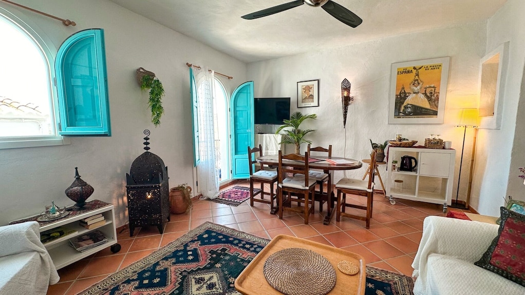 Casa De Vacaciones "Casa Andaluza En Frigiliana" Con Vistas A La Montaña, Terraza Privada Y Wi-fi - Frigiliana