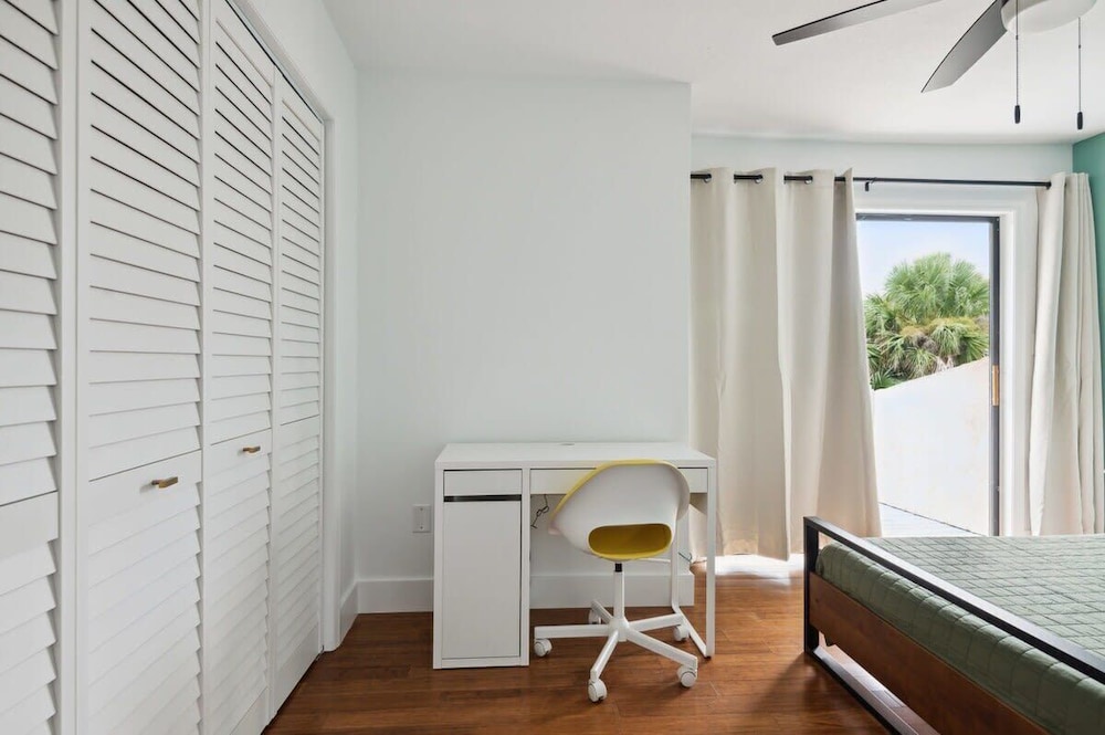 Charming Townhouse Near Indialantic Beach - Melbourne, FL