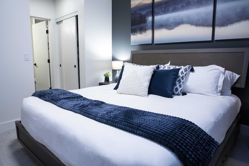 Selkirk Staytion - Stylish Condo With Hot Tub - Revelstoke