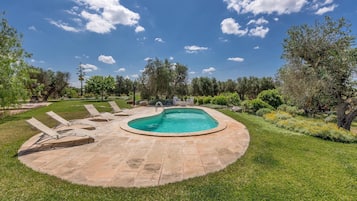 Piscina exterior sazonal