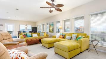 Casa, 3 quartos | Sala de estar | Smart TV