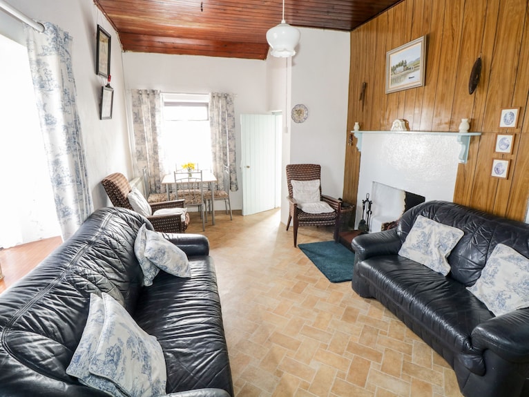 The Cottage, Family Friendly, With Open Fire In Newport, County Mayo - Mayo