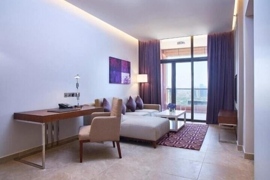 Two Bedroom Suite Near Dic Metro - Dubai