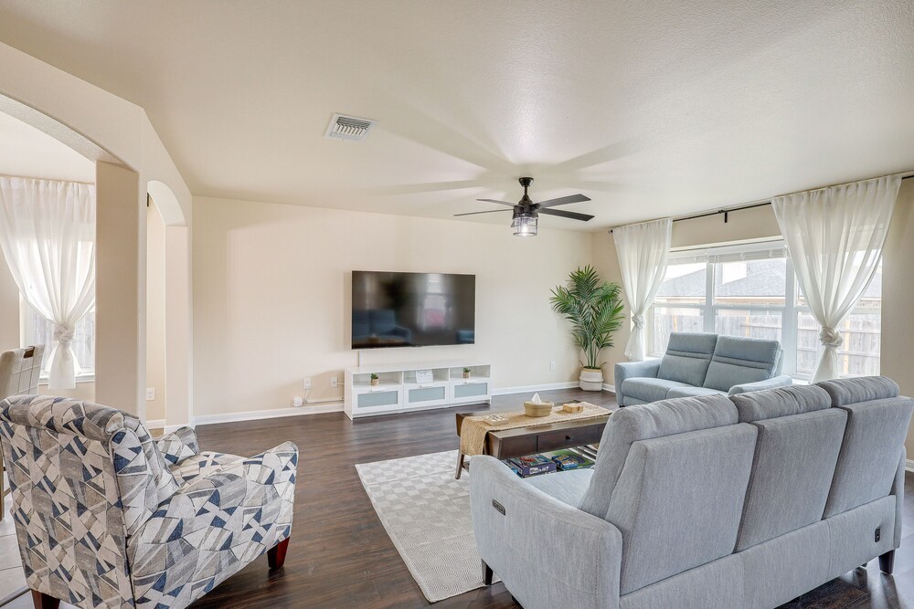 Private Patio: Modern Killeen Vacation Rental! - Killeen, TX