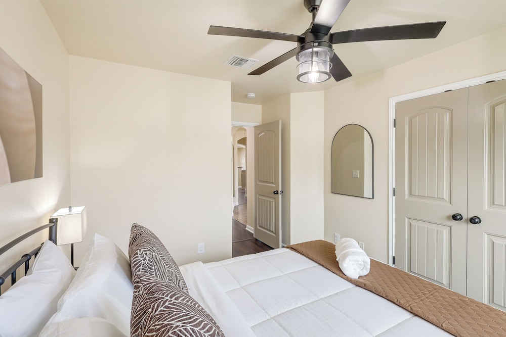 Private Patio: Modern Killeen Vacation Rental! - Killeen, TX