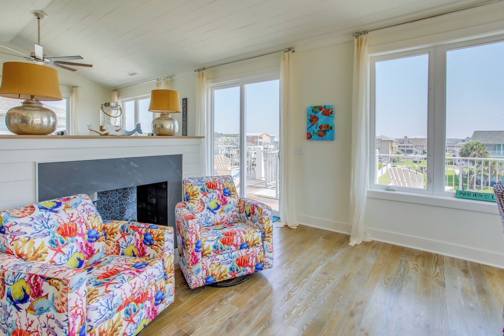 Holden Beach House W/ Boat Dock: Steps To Beach! - Holden Beach, NC