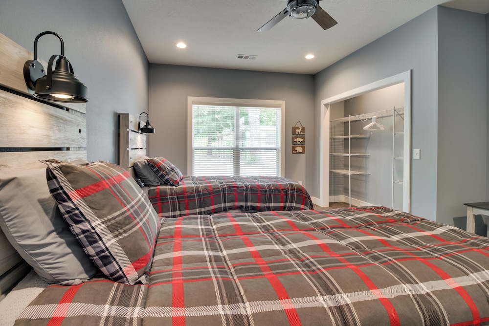 Modern Norfork River Cabin Rental W/ Shared Dock! - Mississippi