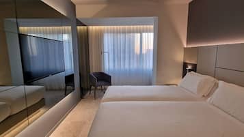 Quarto Twin | Cofre no quarto, secretária, quartos insonorizados, Wi-fi grátis