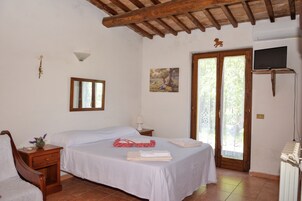 Estúdio Tradicional | Secretária, Wi-fi grátis 