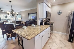 Apartamento em Condomínio Fechado (White Sands & Ocean Waves Bld 5 2nd f) | Exterior