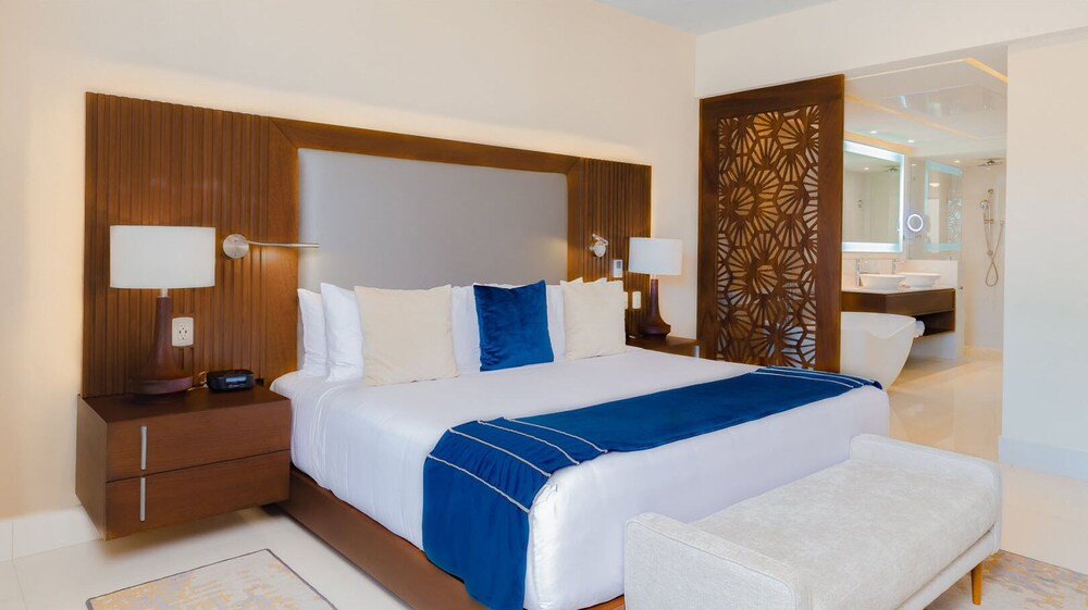Pampered In Los Cabos - Exclusive Resort, Infinity Pool, Hydrotherapy Spa & More - San José del Cabo