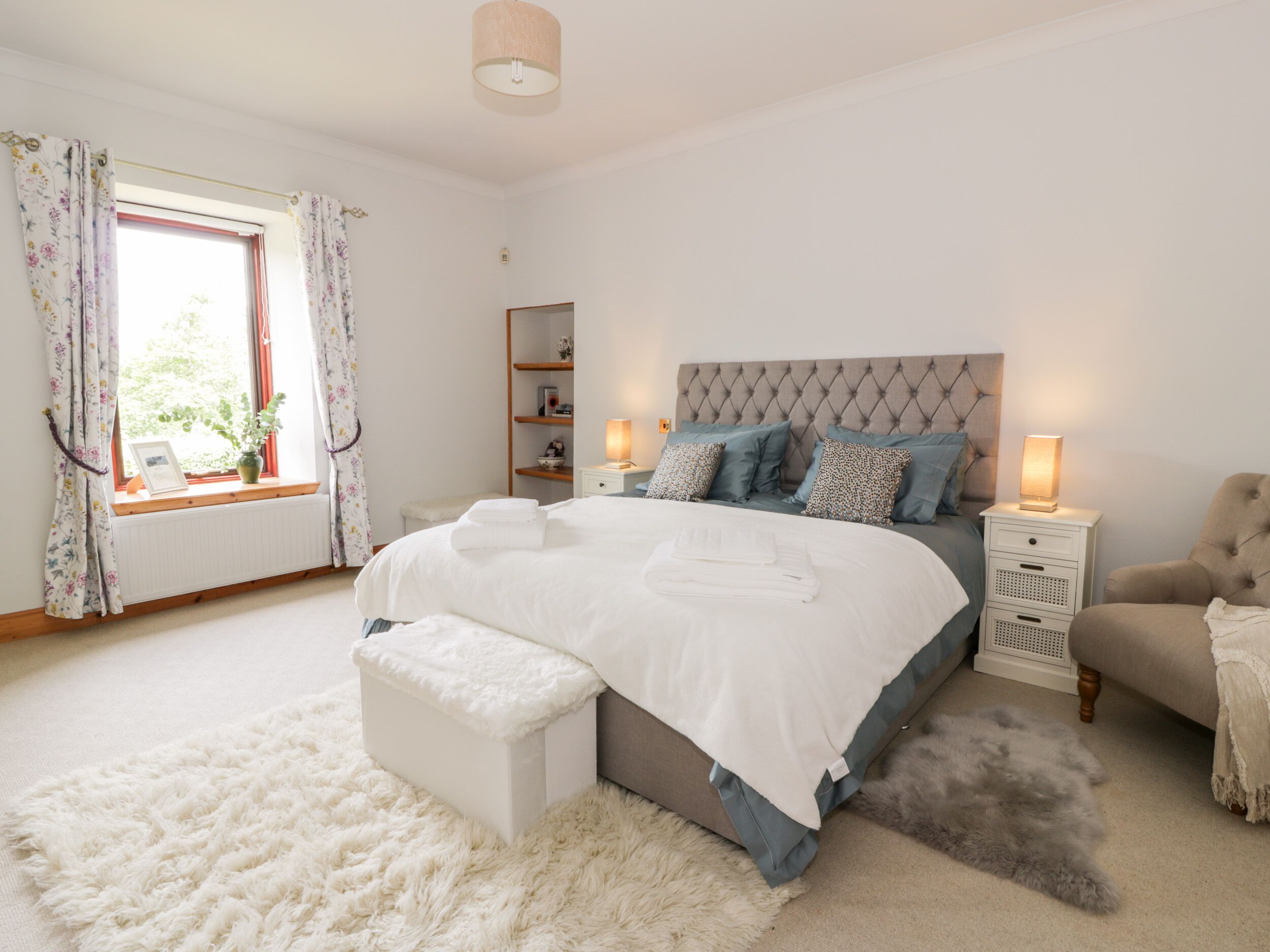 Casa de Campo | 5 quartos, com decoração personalizada, com mobília individualizada 