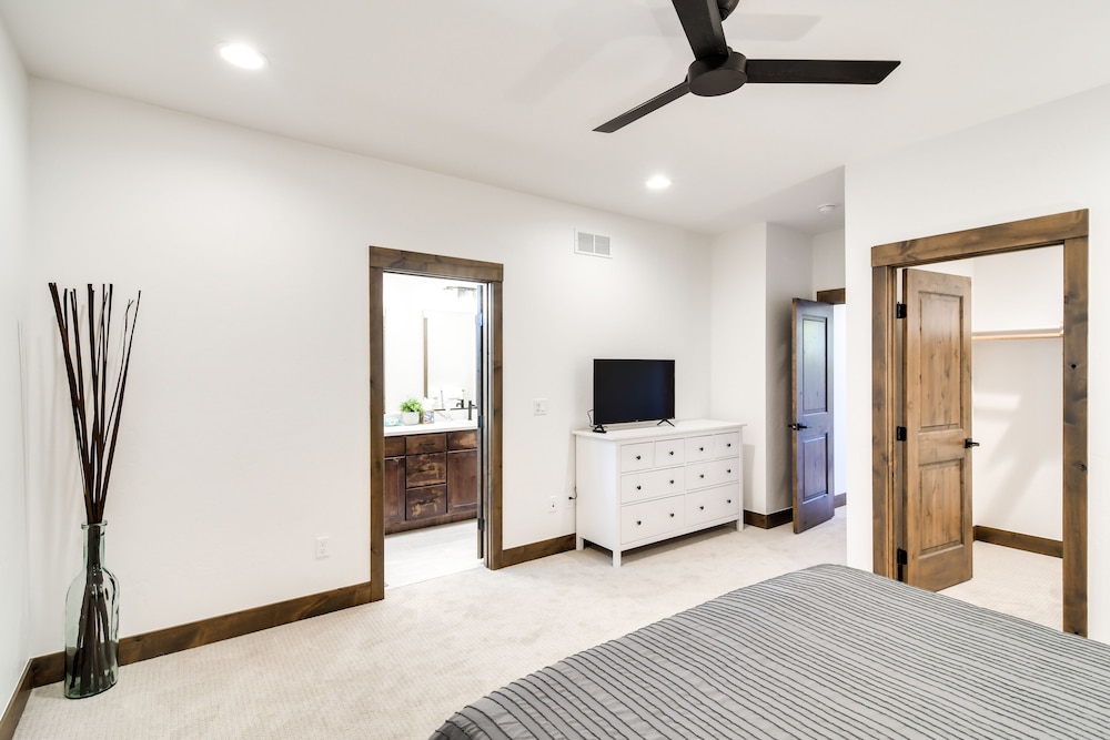 In Granby Ranch Ski Resort: Sleek Home W/ Hot Tub! - 콜로라도