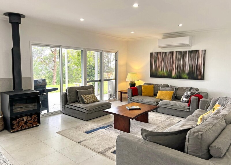 Shadforth Rise: Rare 2 Night Weekends In March + Discounted Longer Stays - Ocean Beach