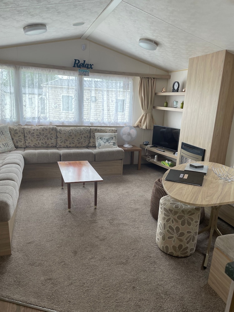 Parkdean Static Caravan On Cherry Tree H - Norfolk