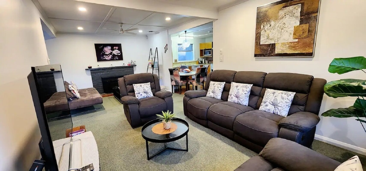 Ahuriri Escape - Home Away Home, Entire Bungalow - 內皮爾