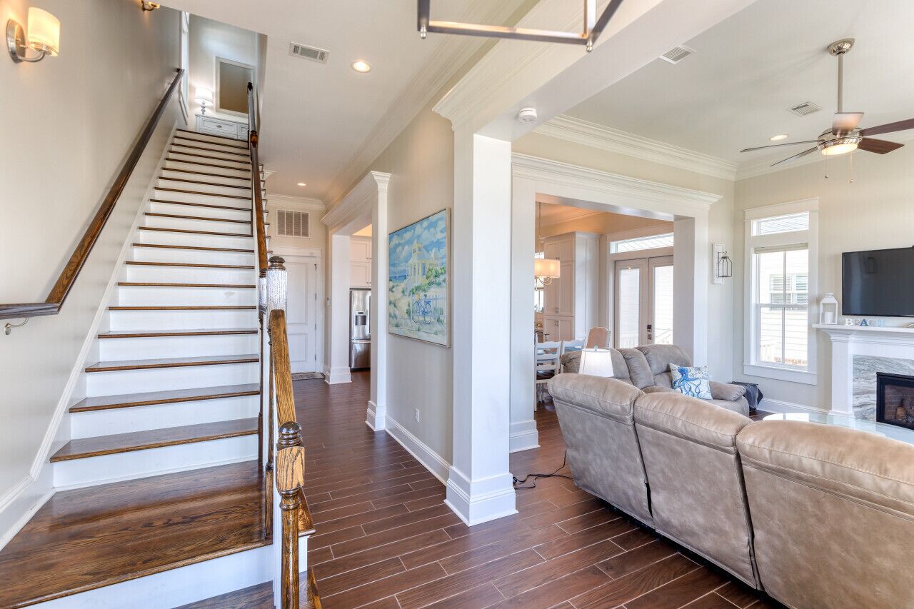 Gulfport's Premier Beachfront Getaway, Ocean View Beach House! Sleeps 10 - Gulfport, MS