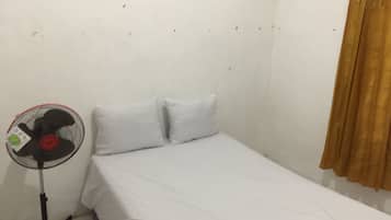 Quarto Duplo Básico | Wi-fi grátis, roupa de cama fornecida