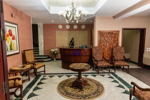 Área de estar no saguão