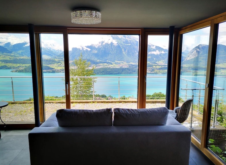 Chalet Con Vista Panoramica Sulle Montagne Dell'oberland E Sul Lago Di Thun - Thun
