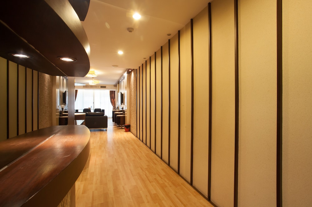 2C - 2 Bedroom Downtown Apartment with shared Pool - Bangkok | Vrbo