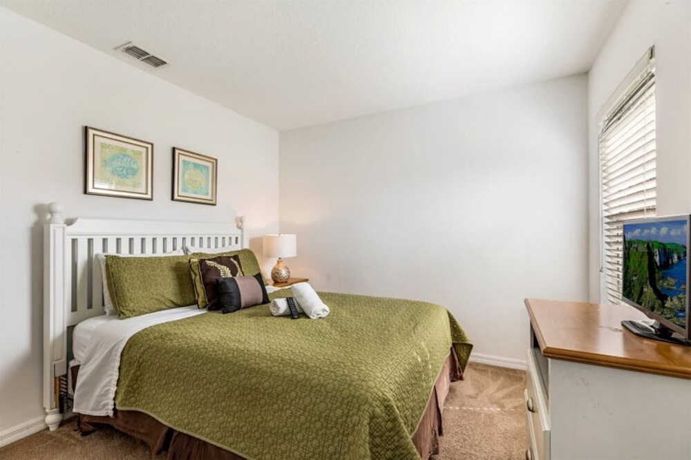 4 Bedroom Value Plus Home - Private Pool - Four Corners | Vrbo