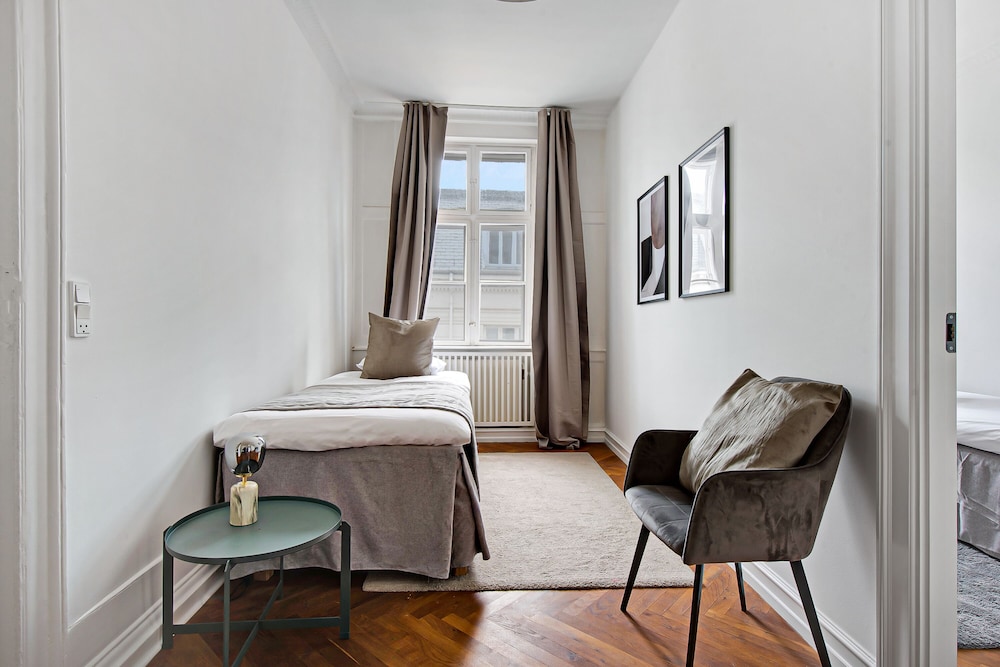 Sanders Square - Spacious 6-Bdr Apt Near Nyhavn - Copenhagen | Vrbo
