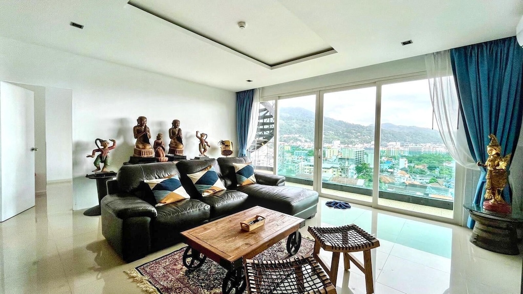Emerald 702 - Triplex Penthouse With Stunning View - Patong Beach
