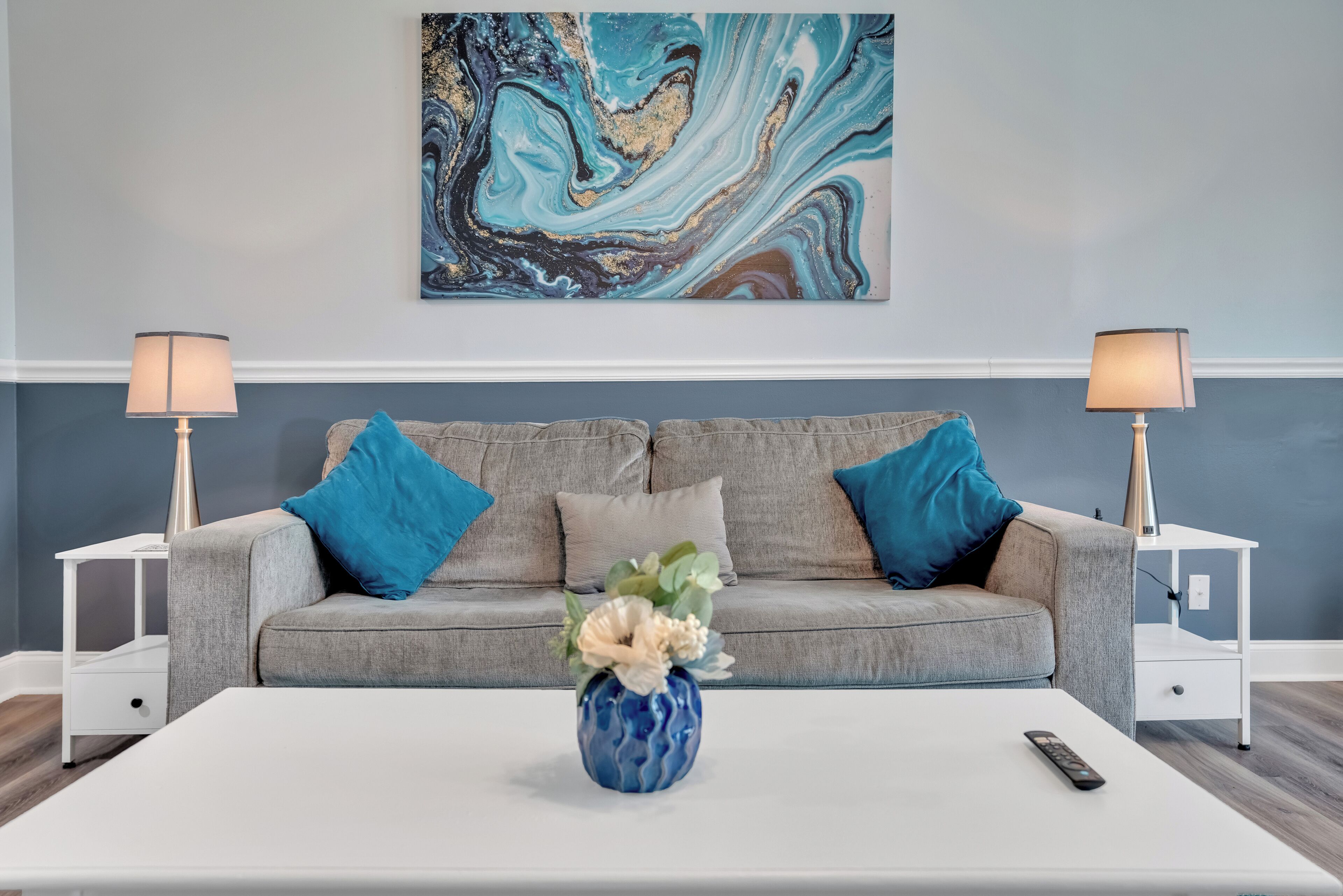 4br/2ba Home |  ️ Dehumidifier<br>️ Bedrooms W/ Tvs & Ceiling Fans |  Full Kitchen<br>️ Spacious Living Room |  Washer/dryer<br> Deck & Yard |  Close To Ft. Campbell, Casino, <Br> Clean & Comfy Stay! - Clarksville, TN