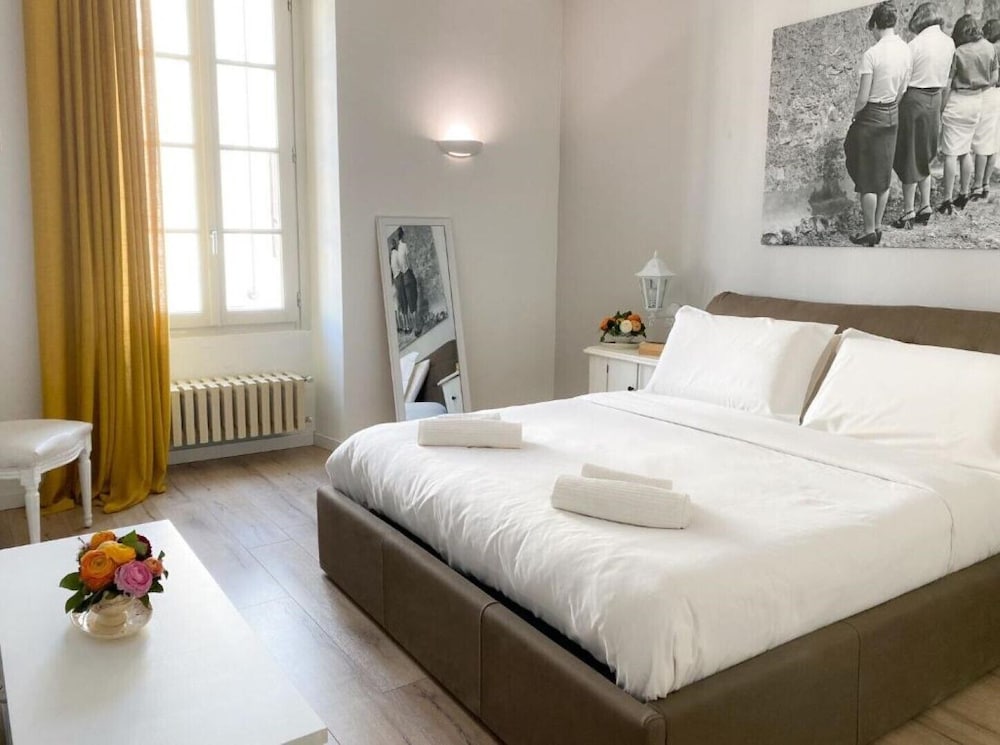 Thea Apartments - Historical Center Bartolomeo Zucchi - Monza | Vrbo