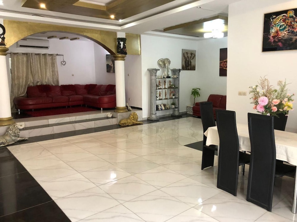 Welcome To Our Lovely 3-bed Apartment In Abidjan - Abiyán