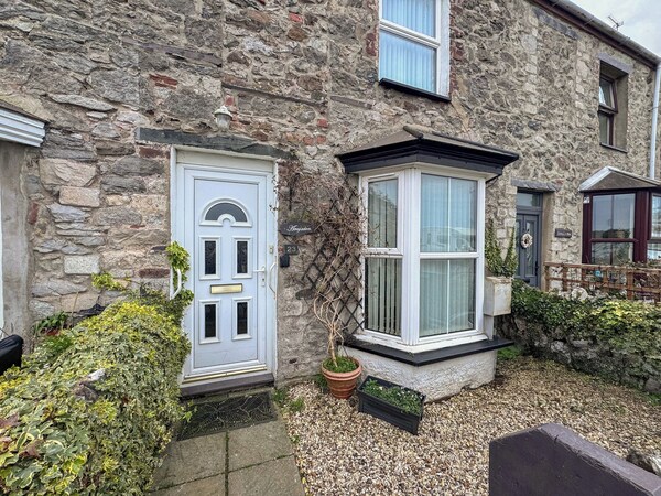 23 Beach Road - Anglesey